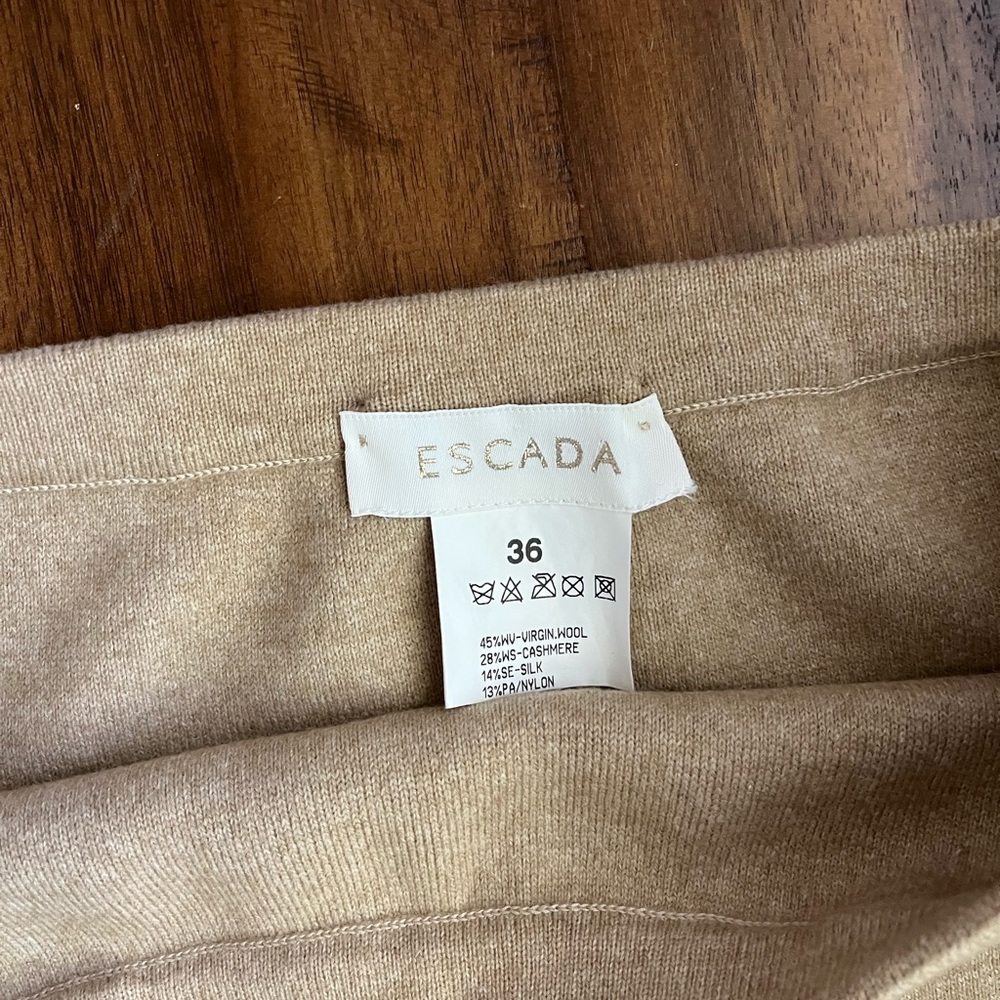 Escada Cashmere, Silk, Wool Pencil Skirt Size 36 - Gem